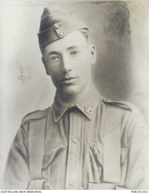 Studio portrait of 339 Private (Pte) Roy Stuart Salter, 5th Battalion ...