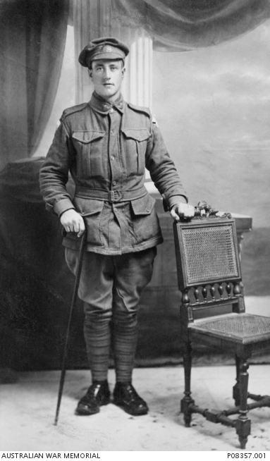 Studio portrait of 3932 Private (Pte) William Leslie Cragg, 12th ...
