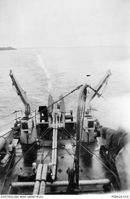 HMAS Deloraine participating in an LL magnetic minesweeping operations ...