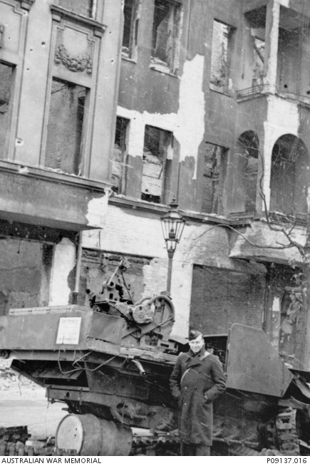 61252 Leading Aircraftman (LAC) Ronald Frederick (Ron) Layton, 453 ...