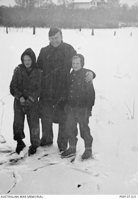 61252 Leading Aircraftman (LAC) Ronald Frederick (Ron) Layton, 453 ...