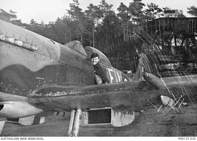 61252 Leading Aircraftman (LAC) Ronald Frederick (Ron) Layton, 453 ...