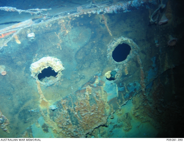 Dive 2 HMAS Sydney II Wreck Damage to ship's stbd side in vicinity of ...
