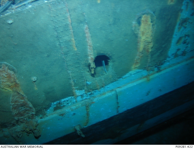 Dive 7 HMAS Sydney II Wreck Stbd side in vicinity of aft superstructure ...
