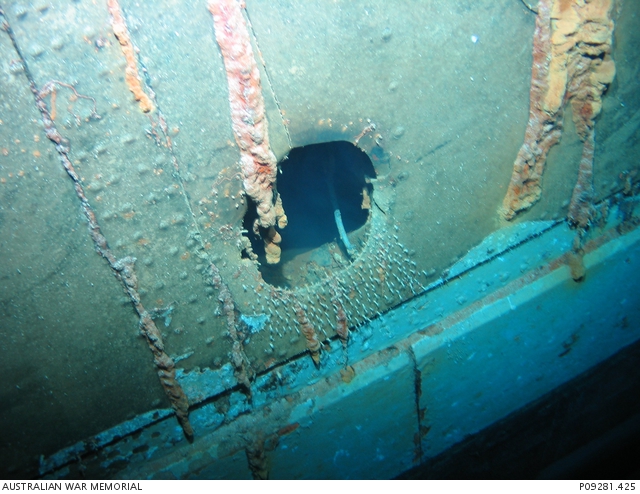 Dive 7 HMAS Sydney II Wreck Stbd side in vicinity of aft superstructure ...