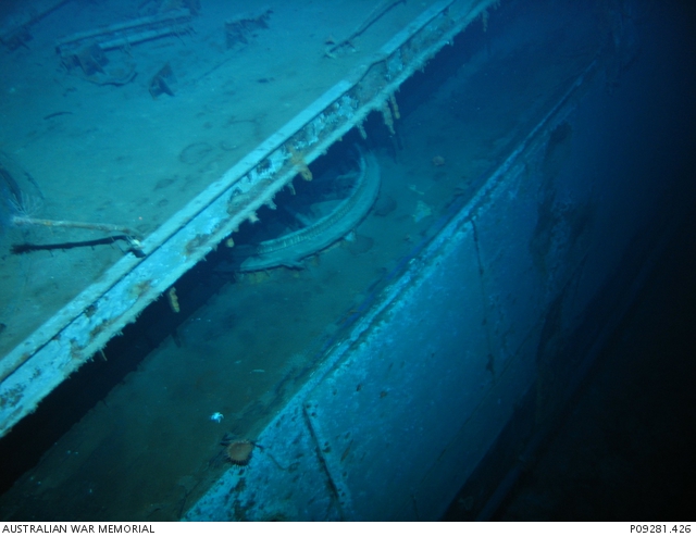 Dive 7 HMAS Sydney II Wreck Ring gear for stbd quadruple torpedo tubes ...