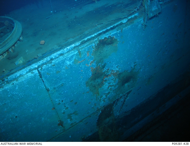 Dive 7 HMAS Sydney II Wreck Shell hits on ship side beneath mount for ...