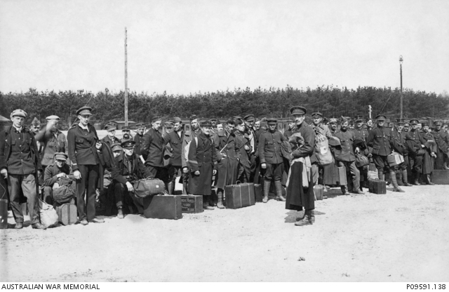 A large group of unidentified French and Belgian prisoners of war (POW ...