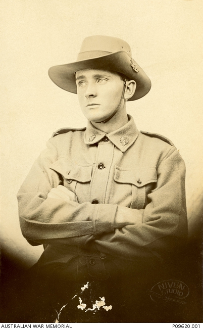 Portrait of C.W. Newton 3491 | Australian War Memorial