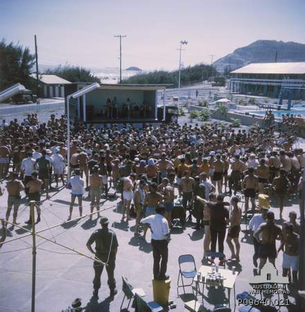 Australian soldiers on leave attend a concert at the Peter Badcoe Club ...