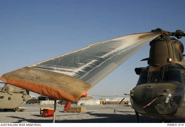 Australian Army CH-47D Chinook (A15-202) rotor blade. Taken by Nick ...