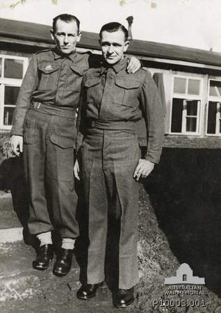 Photograph annotation on reverse: To Mrs E. Hunter... Pte Thomas Hunter ...