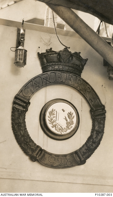 The crest of HMAS Canberra | Australian War Memorial