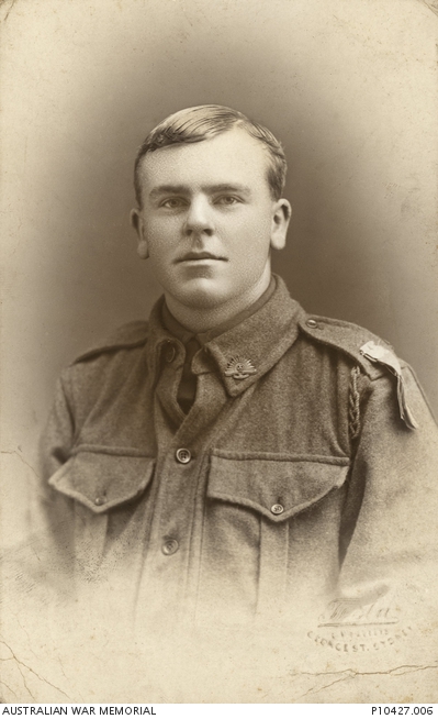 Studio portrait of 563 Private (Pte) Arthur Williams, 3rd Pioneer ...