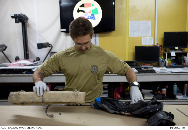 Warrant Officer Rodney Amos RAAF, an Explosive Ordnance Disposal (EOD ...
