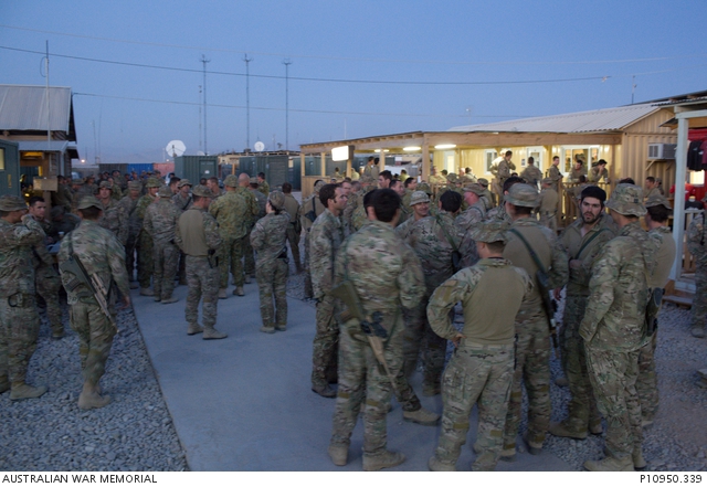 Members of the 3rd Battalion, The Royal Australian Regiment (3RAR) and ...