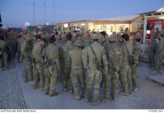 Members of the 3rd Battalion, The Royal Australian Regiment (3RAR) and ...