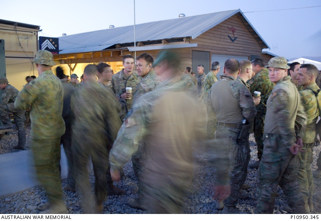 Members of the 3rd Battalion, The Royal Australian Regiment (3RAR) and ...