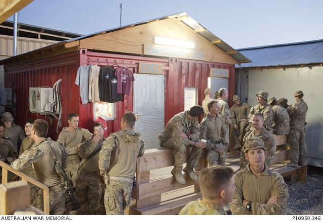 Members of the 3rd Battalion, The Royal Australian Regiment (3RAR) and ...