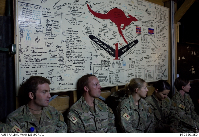 Members of the 3rd Battalion, The Royal Australian Regiment (3RAR) and ...