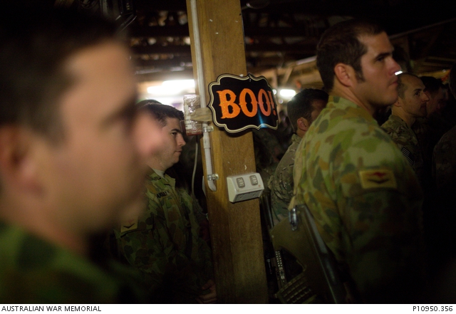 Members of the 3rd Battalion, The Royal Australian Regiment (3RAR) and ...