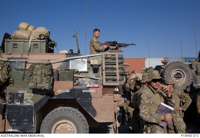 Members of the 3rd Battalion, The Royal Australian Regiment (3RAR ...