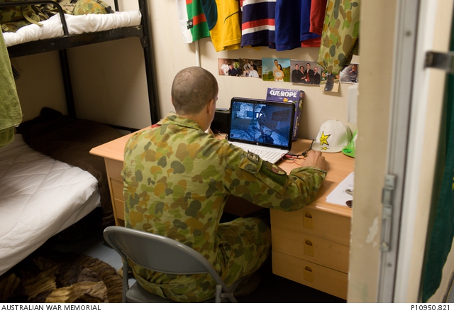 An Australian soldier of the Artillery Training Advisory Team (ATAT ...