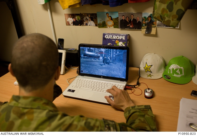 An Australian soldier of the Artillery Training Advisory Team (ATAT ...