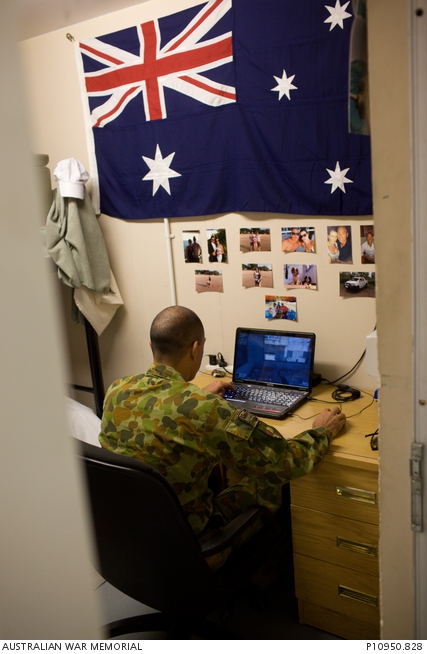 An Australian soldier of the Artillery Training Advisory Team (ATAT ...