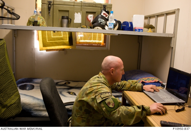 An Australian soldier of the Artillery Training Advisory Team (ATAT ...