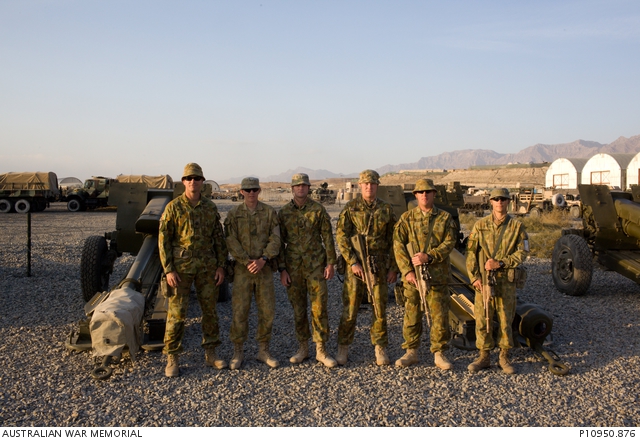 Australian soldiers of the the Australian Artillery Mobile Training ...