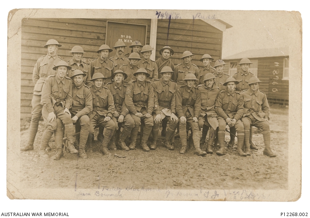 Group portrait of men probably of the 9th Machine Gun Company ...