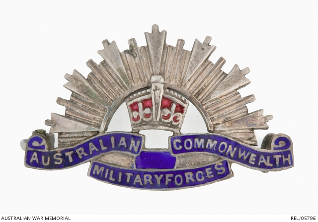 Rising Sun sweetheart brooch | Australian War Memorial