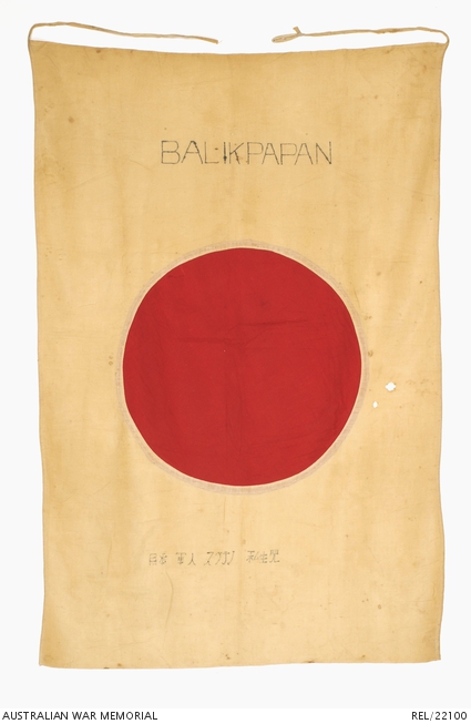 Signed Japanese flag from Balikpapan, Borneo | Australian War Memorial