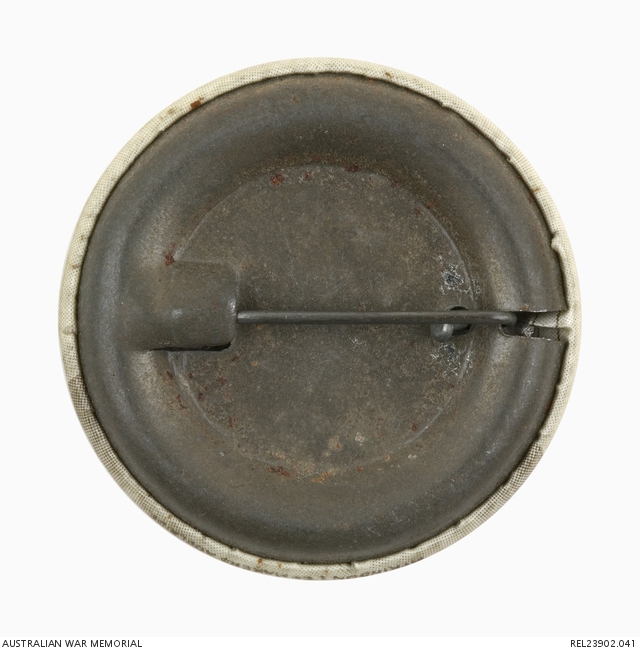 Patriotic button: `LIGHTS PASS AUSTRALIA DAY 1918': Mr Samuel Herbert ...