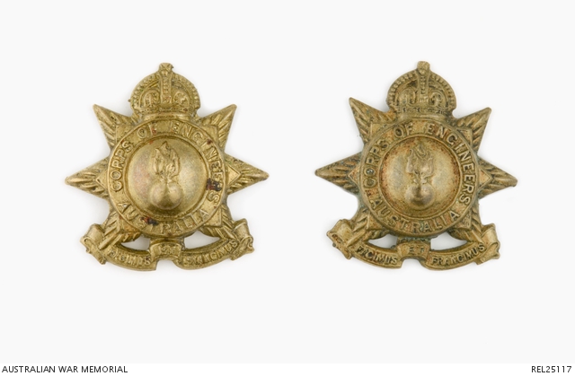 Collar badges: Corps of Engineers Australia | Australian War Memorial