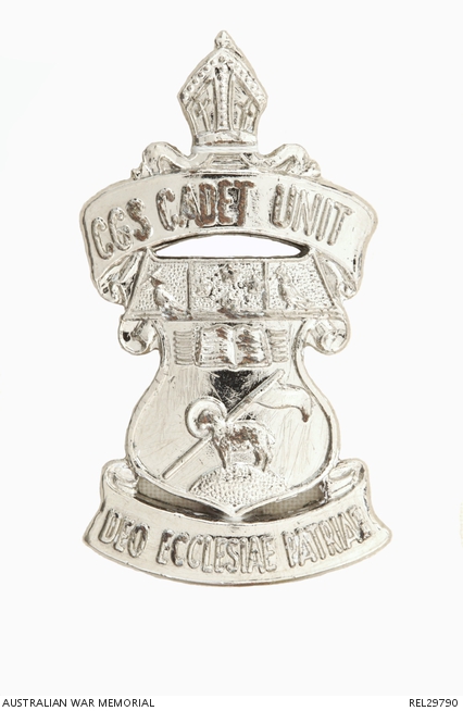 Hat badge : Canberra Grammar School cadet unit | Australian War Memorial