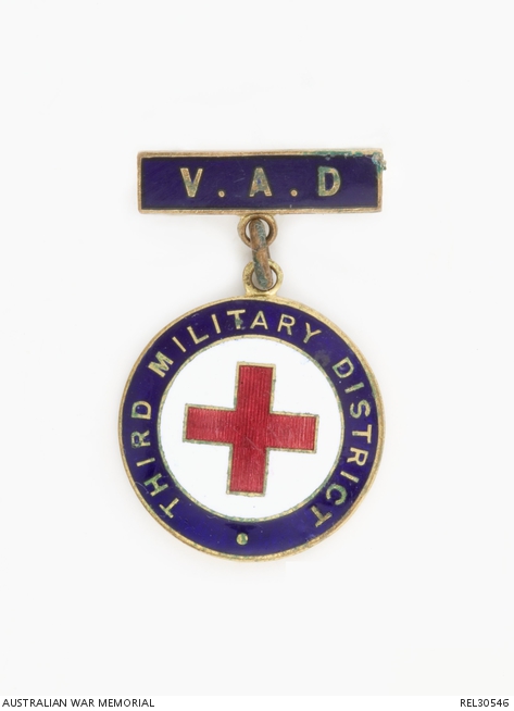 Third Military District Voluntary Aid Detachments badge : Miss G L ...