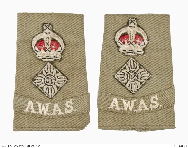Pair of shoulder slides : Lieutenant Colonel E F Parry, Australian ...