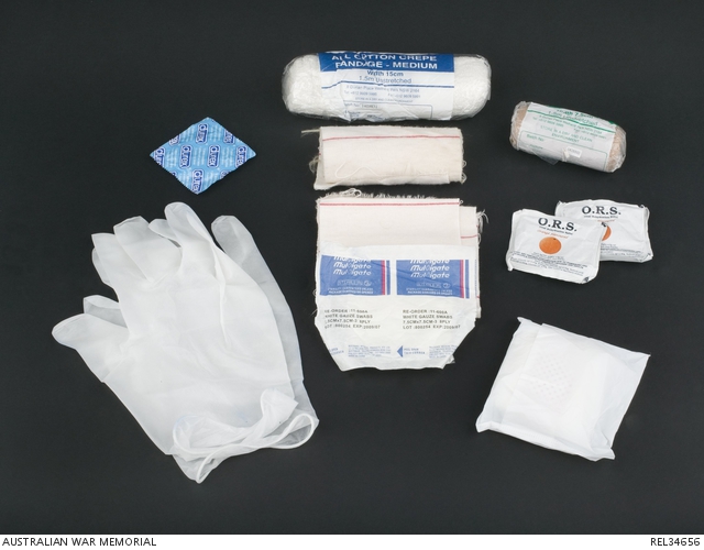 First aid kit : Private C J Donovan, 5/7 Battalion (Mechanised) The ...