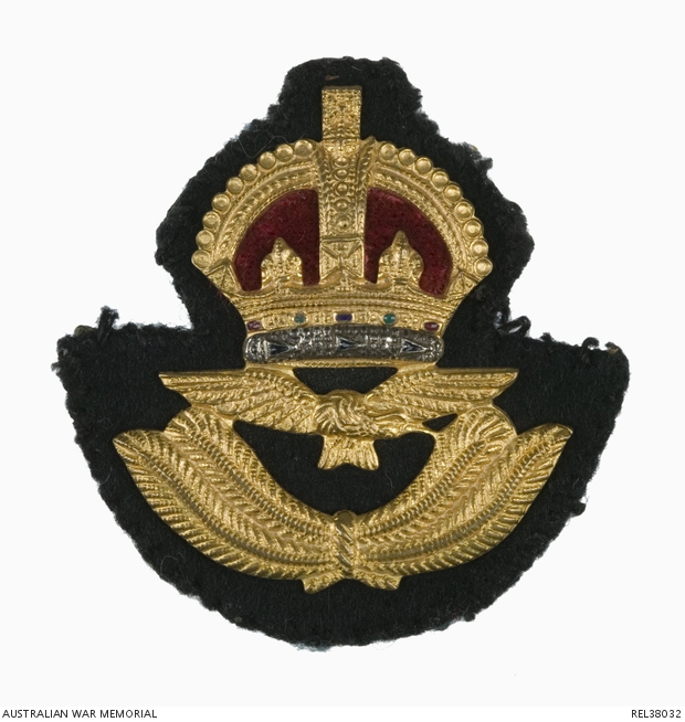 RAAF officers cap badge : Squadron Leader A A N D Pentland, Royal ...