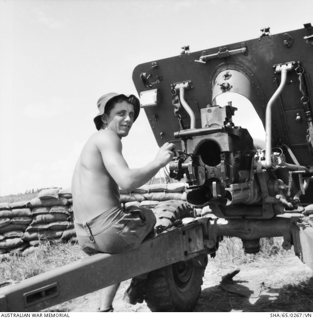 Bien Hoa, Vietnam. 1965. Gunner Chris Cybulski of Chermside, Qld, a ...