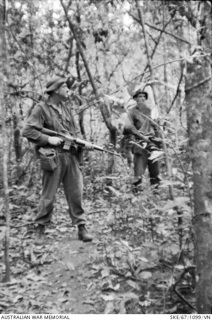 Vietnam. 1967-11. Two alert diggers from 7th Battalion, The Royal ...