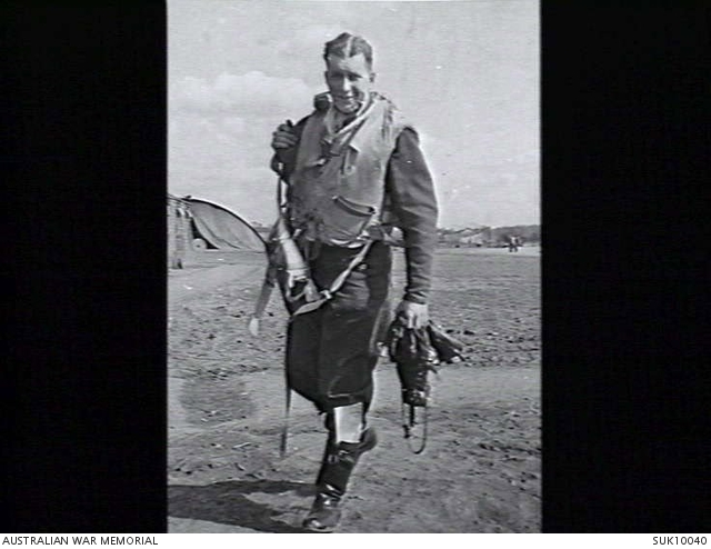 Portrait of 404405 Pilot Officer D. R. Edwards of No. 457 (Spitfire ...