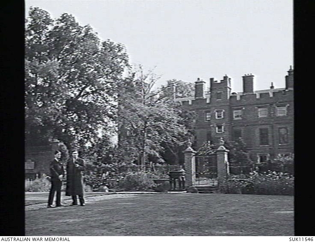 London, England. 1943-10-07. 414959 Flight Sergeant (F Sgt) John McLean ...