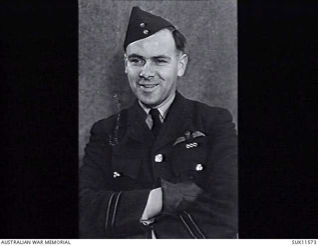 Portrait of unidentified RAAF flight lieutenant with DFC. | Australian ...