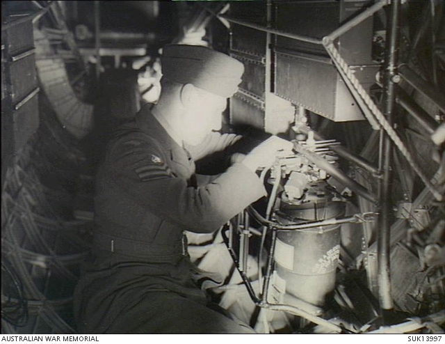 England. C. 1945-04. The Master Unit of a Distant Reading (DR) compass ...