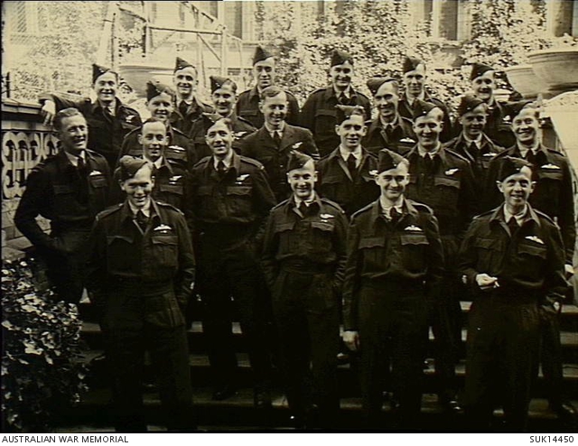 Sussex, England. C. 1945-06. Group portrait of repatriated Australian ...