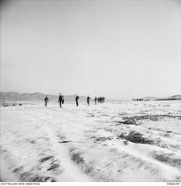 Infantrymen of the 1st Battalion, The Royal Australian Regiment (1RAR ...