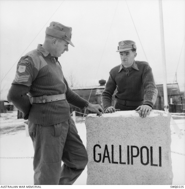 24494 Sergeant (Sgt) Ronald William Scott, of Annandale, NSW (left ...
